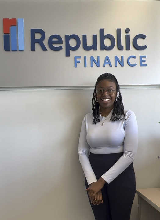 Republic Finance Logo
